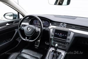 Pelēks Volkswagen Passat 2017 Rīga, ar dzinēja tilpumu 2.00 L un nobraukumu 290 tūkst. km par 13835 €, foto 9 vietnē AUTOMOTO.COM.LV