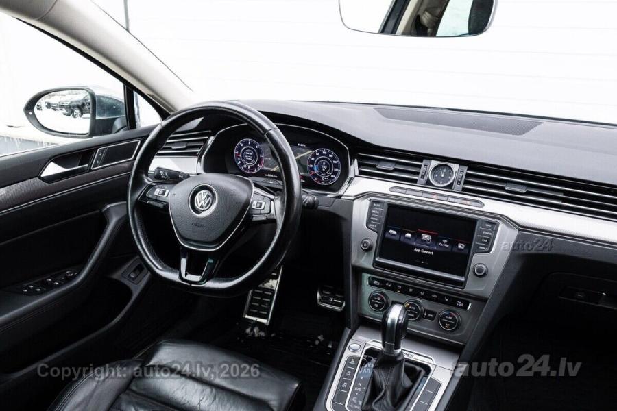 Pelēks Volkswagen Passat 2017 Rīga, ar dzinēja tilpumu 2.00 L un nobraukumu 290 tūkst. km par 13835 €, foto 9 vietnē AUTOMOTO.COM.LV