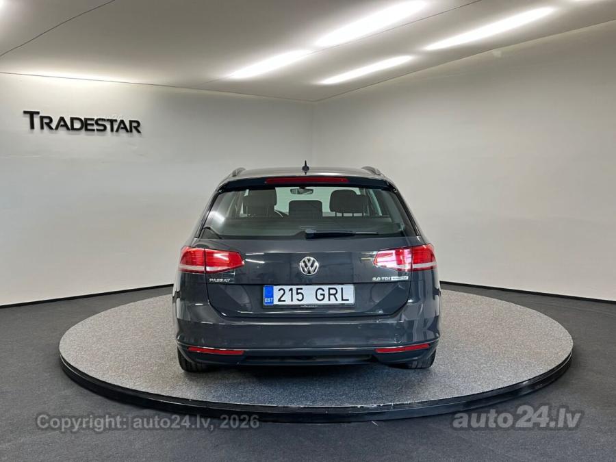 Pelēks Volkswagen Passat 2017 Pērnava, ar dzinēja tilpumu 2.00 L un nobraukumu 259 tūkst. km par 9900 €, foto 6 vietnē AUTOMOTO.COM.LV