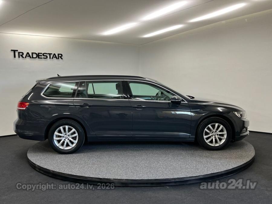 Grey Volkswagen Passat 2017 in Parnu, with an engine capacity of 2.00 L and mileage of 259 thousand km for 9900 €, photo 4 on AUTOMOTO.COM.LV