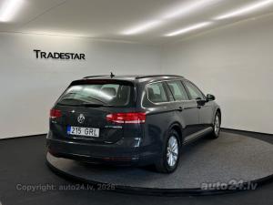 Grey Volkswagen Passat 2017 in Parnu, with an engine capacity of 2.00 L and mileage of 259 thousand km for 9900 €, photo 5 on AUTOMOTO.COM.LV