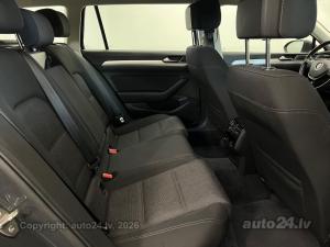 Grey Volkswagen Passat 2017 in Parnu, with an engine capacity of 2.00 L and mileage of 259 thousand km for 9900 €, photo 13 on AUTOMOTO.COM.LV