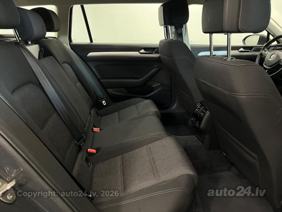 Grey Volkswagen Passat 2017 in Parnu, with an engine capacity of 2.00 L and mileage of 259 thousand km for 9900 €, photo 13 on AUTOMOTO.COM.LV