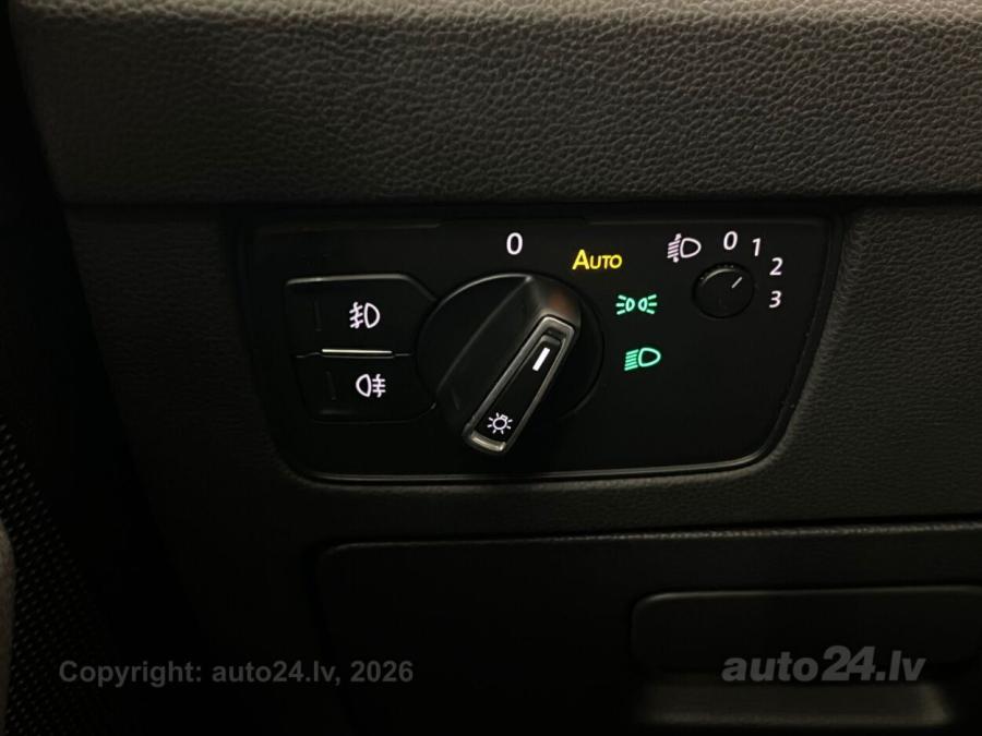 Grey Volkswagen Passat 2017 in Parnu, with an engine capacity of 2.00 L and mileage of 259 thousand km for 9900 €, photo 18 on AUTOMOTO.COM.LV