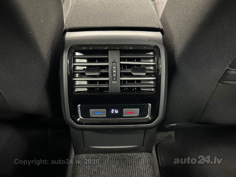 Grey Volkswagen Passat 2017 in Parnu, with an engine capacity of 2.00 L and mileage of 259 thousand km for 9900 €, photo 25 on AUTOMOTO.COM.LV