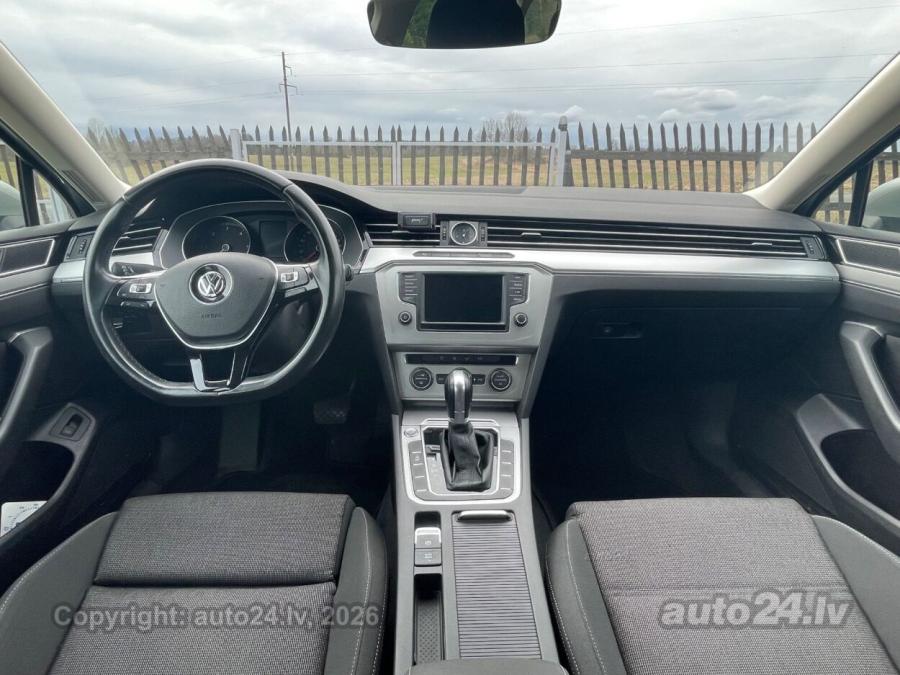 Grey Volkswagen Passat 2017 in Tallinn, with an engine capacity of 1.60 L and mileage of 288 thousand km for 8700 €, photo 9 on AUTOMOTO.COM.LV