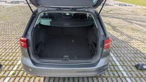 Grey Volkswagen Passat 2017 in Kaunas, with an engine capacity of 1.80 L and mileage of 197 thousand km for 11300 €, photo 10 on AUTOMOTO.COM.LV