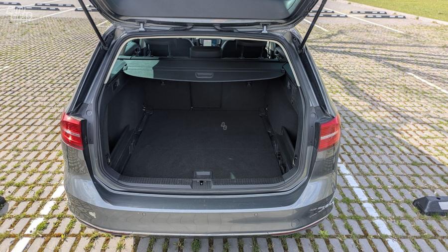 Grey Volkswagen Passat 2017 in Kaunas, with an engine capacity of 1.80 L and mileage of 197 thousand km for 11300 €, photo 10 on AUTOMOTO.COM.LV