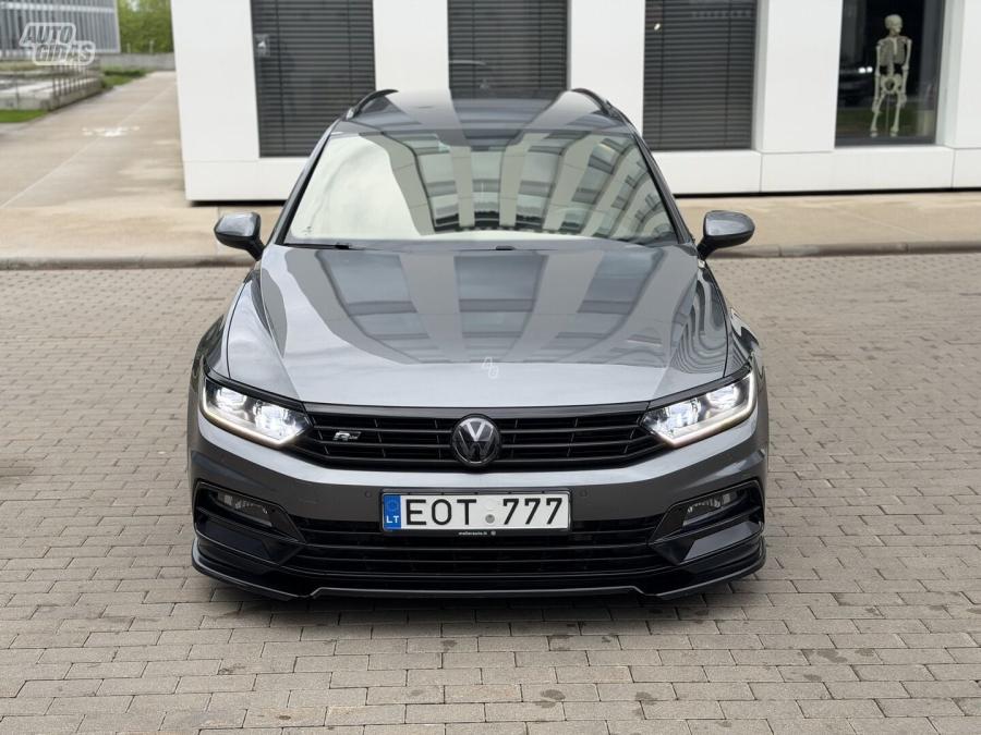 Grey Volkswagen Passat 2017 in Vilnius, with an engine capacity of 2.00 L and mileage of 280 thousand km for 14500 €, photo 3 on AUTOMOTO.COM.LV