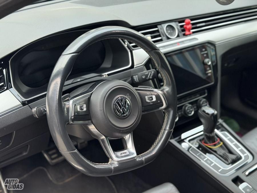 Grey Volkswagen Passat 2017 in Vilnius, with an engine capacity of 2.00 L and mileage of 280 thousand km for 14500 €, photo 11 on AUTOMOTO.COM.LV