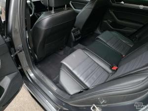Grey Volkswagen Passat 2017 in Vilnius, with an engine capacity of 2.00 L and mileage of 280 thousand km for 14500 €, photo 13 on AUTOMOTO.COM.LV