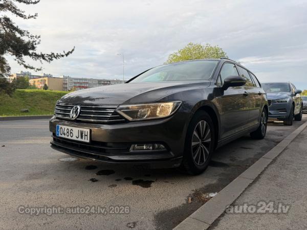 Grey Volkswagen Passat 2017 in Tallinn, with an engine capacity of 1.60 L and mileage of 177 thousand km for 12200 €, photo 6 on AUTOMOTO.COM.LV