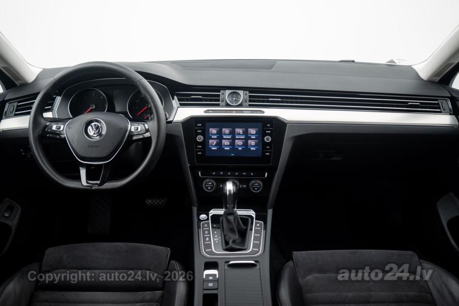 Grey Volkswagen Passat 2017 in Tallinn, with an engine capacity of 2.00 L and mileage of 237 thousand km for 12999 €, photo 13 on AUTOMOTO.COM.LV