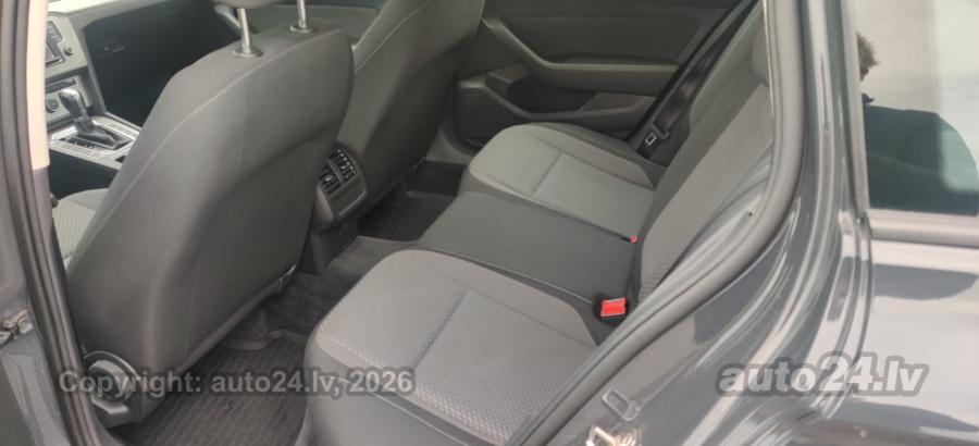 Grey Volkswagen Passat 2017 in Tallinn, with an engine capacity of 1.40 L and mileage of 193 thousand km for 9790 €, photo 9 on AUTOMOTO.COM.LV