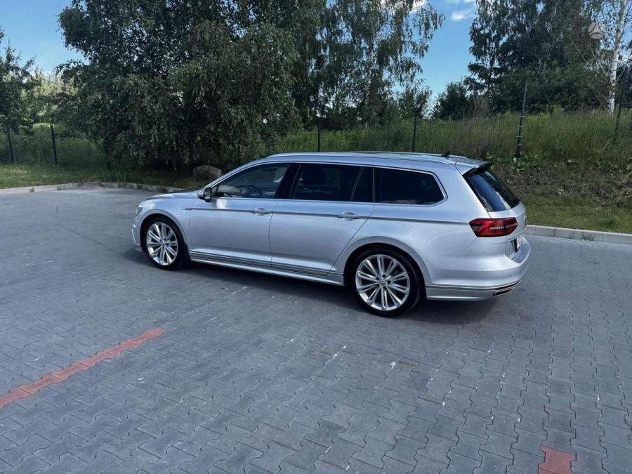 Grey Volkswagen Passat 2017 in Kaunas, with an engine capacity of 2.00 L and mileage of 175 thousand km for 15700 €, photo 1 on AUTOMOTO.COM.LV