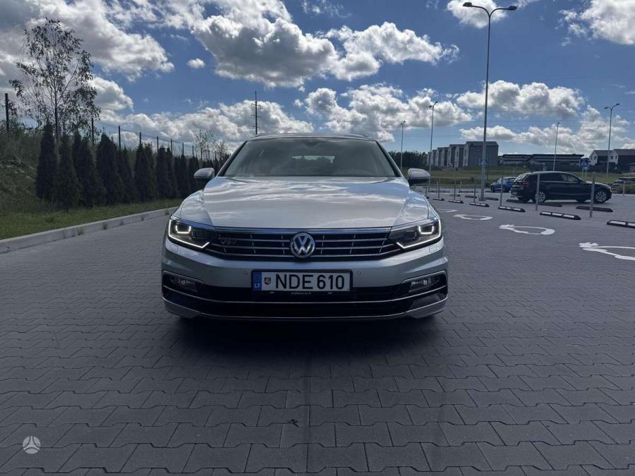 Grey Volkswagen Passat 2017 in Kaunas, with an engine capacity of 2.00 L and mileage of 175 thousand km for 15700 €, photo 6 on AUTOMOTO.COM.LV