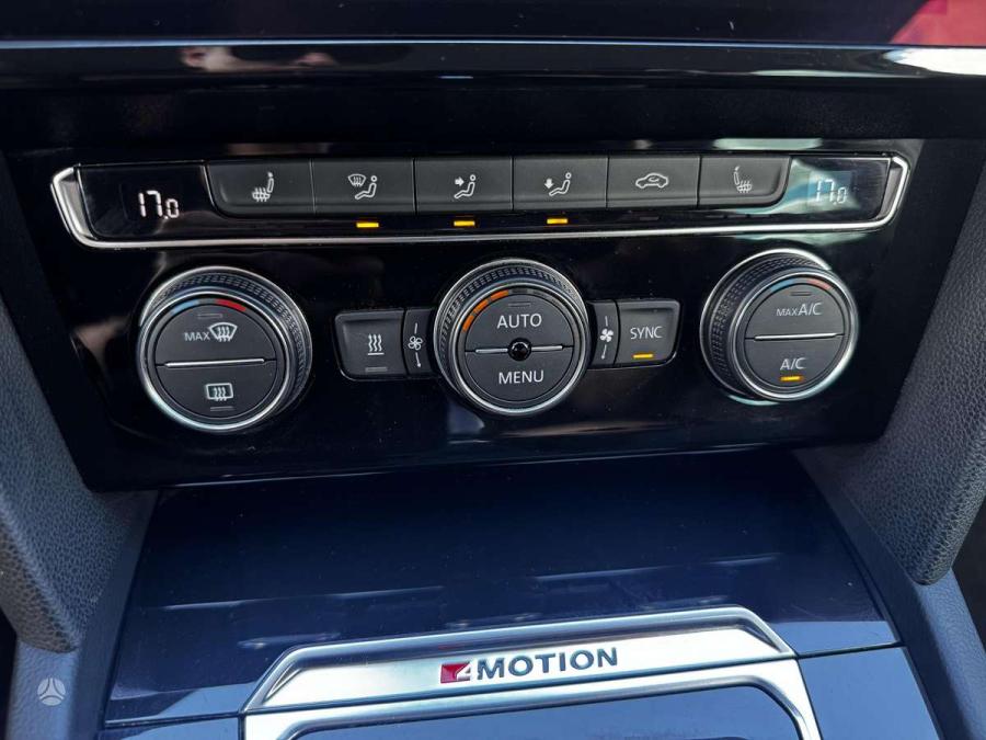 Grey Volkswagen Passat 2017 in Kaunas, with an engine capacity of 2.00 L and mileage of 175 thousand km for 15700 €, photo 13 on AUTOMOTO.COM.LV