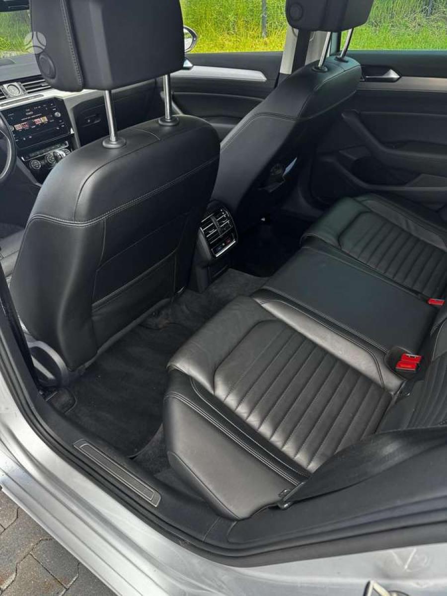 Grey Volkswagen Passat 2017 in Kaunas, with an engine capacity of 2.00 L and mileage of 175 thousand km for 15700 €, photo 18 on AUTOMOTO.COM.LV