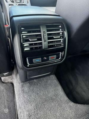 Grey Volkswagen Passat 2017 in Kaunas, with an engine capacity of 2.00 L and mileage of 175 thousand km for 15700 €, photo 19 on AUTOMOTO.COM.LV