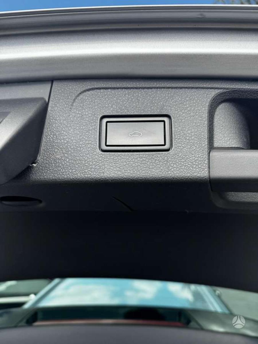 Grey Volkswagen Passat 2017 in Kaunas, with an engine capacity of 2.00 L and mileage of 175 thousand km for 15700 €, photo 22 on AUTOMOTO.COM.LV