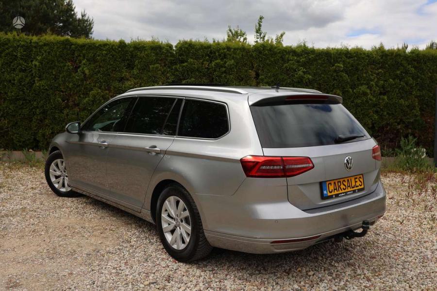 Grey Volkswagen Passat 2017 in Alytus, with an engine capacity of 1.60 L and mileage of 294 thousand km for 7950 €, photo 4 on AUTOMOTO.COM.LV
