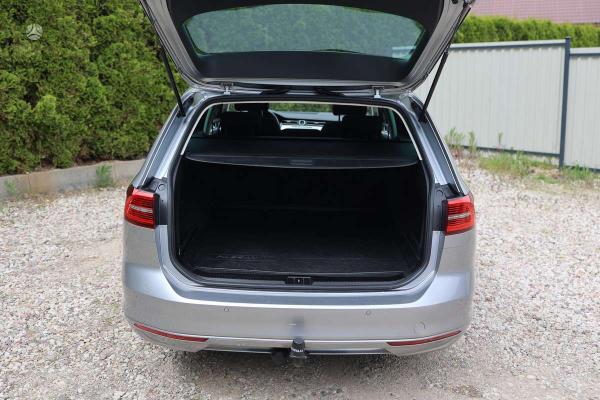 Pelēks Volkswagen Passat 2017 Alīta, ar dzinēja tilpumu 1.60 L un nobraukumu 294 tūkst. km par 7950 €, foto 5 vietnē AUTOMOTO.COM.LV