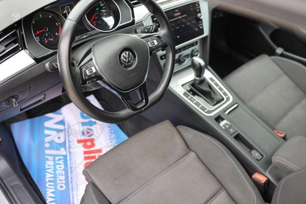 Pelēks Volkswagen Passat 2017 Alīta, ar dzinēja tilpumu 1.60 L un nobraukumu 294 tūkst. km par 7950 €, foto 9 vietnē AUTOMOTO.COM.LV