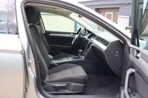 Grey Volkswagen Passat 2017 in Alytus, with an engine capacity of 1.60 L and mileage of 294 thousand km for 7950 €, photo 12 on AUTOMOTO.COM.LV