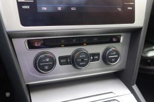 Grey Volkswagen Passat 2017 in Alytus, with an engine capacity of 1.60 L and mileage of 294 thousand km for 7950 €, photo 22 on AUTOMOTO.COM.LV