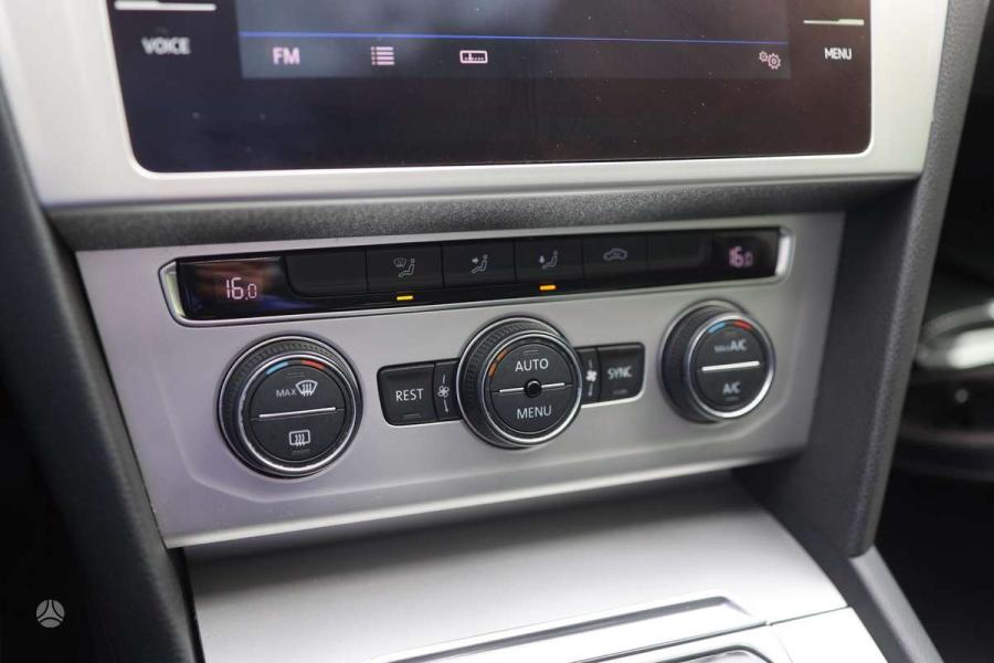 Grey Volkswagen Passat 2017 in Alytus, with an engine capacity of 1.60 L and mileage of 294 thousand km for 7950 €, photo 22 on AUTOMOTO.COM.LV