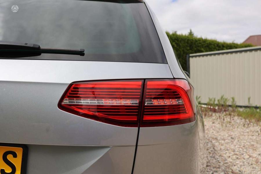 Grey Volkswagen Passat 2017 in Alytus, with an engine capacity of 1.60 L and mileage of 294 thousand km for 7950 €, photo 30 on AUTOMOTO.COM.LV