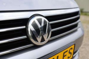 Grey Volkswagen Passat 2017 in Alytus, with an engine capacity of 1.60 L and mileage of 294 thousand km for 7950 €, photo 35 on AUTOMOTO.COM.LV