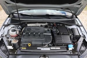 Grey Volkswagen Passat 2017 in Alytus, with an engine capacity of 1.60 L and mileage of 294 thousand km for 7950 €, photo 41 on AUTOMOTO.COM.LV