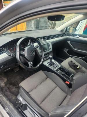 Grey Volkswagen Passat 2017 in Vilnius, with an engine capacity of 1.60 L and mileage of 195 thousand km for 7500 €, photo 7 on AUTOMOTO.COM.LV