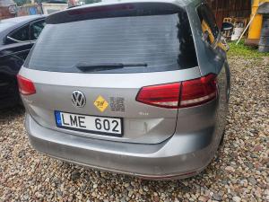 Grey Volkswagen Passat 2017 in Vilnius, with an engine capacity of 1.60 L and mileage of 195 thousand km for 7500 €, photo 10 on AUTOMOTO.COM.LV