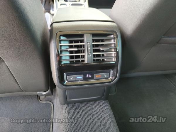 Grey Volkswagen Passat 2017 in Tartu, with an engine capacity of 2.00 L and mileage of 212 thousand km for 16000 €, photo 9 on AUTOMOTO.COM.LV