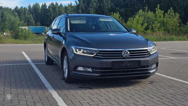 Grey Volkswagen Passat 2017 in Kaunas, with an engine capacity of 1.97 L and mileage of 298 thousand km for 9350 €, photo 3 on AUTOMOTO.COM.LV