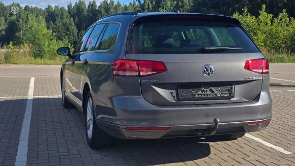 Grey Volkswagen Passat 2017 in Kaunas, with an engine capacity of 1.97 L and mileage of 298 thousand km for 9350 €, photo 10 on AUTOMOTO.COM.LV