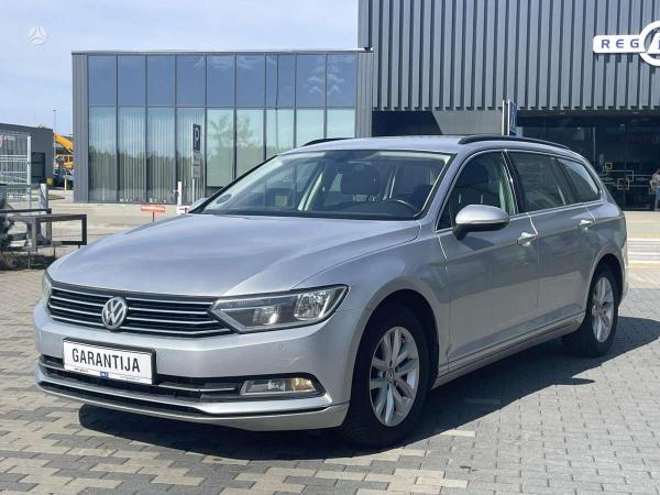 Grey Volkswagen Passat 2017 in Siauliai, with an engine capacity of 2.00 L and mileage of 267 thousand km for 10500 €, photo 3 on AUTOMOTO.COM.LV
