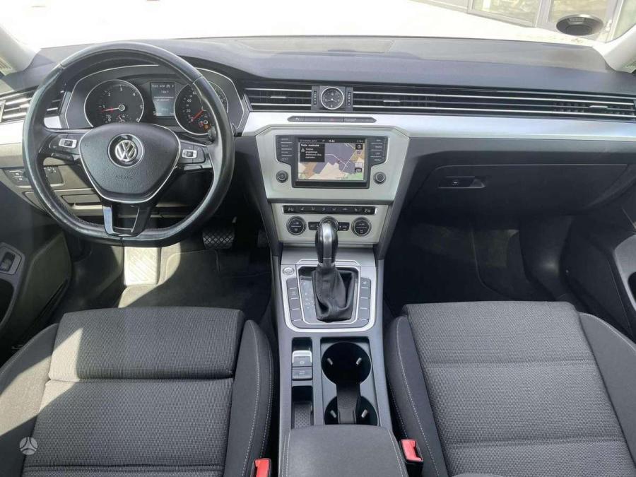 Pelēks Volkswagen Passat 2017 Šauļi, ar dzinēja tilpumu 2.00 L un nobraukumu 267 tūkst. km par 10500 €, foto 12 vietnē AUTOMOTO.COM.LV