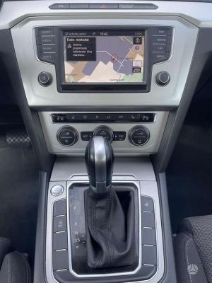 Pelēks Volkswagen Passat 2017 Šauļi, ar dzinēja tilpumu 2.00 L un nobraukumu 267 tūkst. km par 10500 €, foto 16 vietnē AUTOMOTO.COM.LV