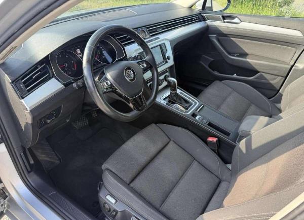 Pelēks Volkswagen Passat 2017 Viļņa, ar dzinēja tilpumu 1.97 L un nobraukumu 307 tūkst. km par 5750 €, foto 10 vietnē AUTOMOTO.COM.LV