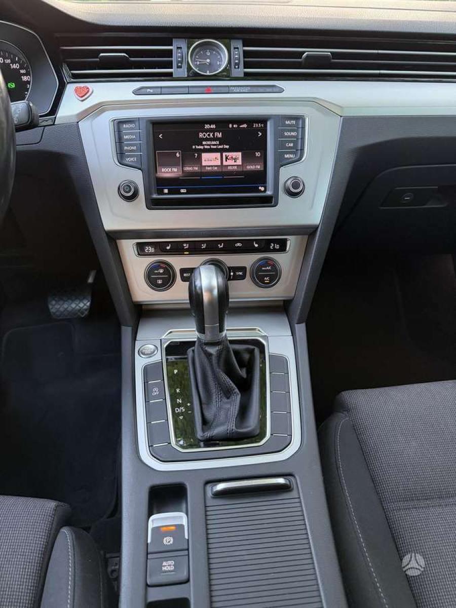 Pelēks Volkswagen Passat 2017 Kauņa, ar dzinēja tilpumu 1.40 L un nobraukumu 184 tūkst. km par 11900 €, foto 14 vietnē AUTOMOTO.COM.LV