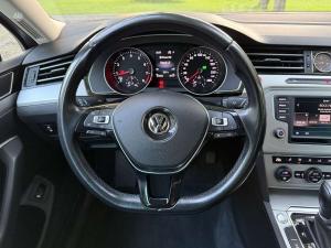 Pelēks Volkswagen Passat 2017 Kauņa, ar dzinēja tilpumu 1.40 L un nobraukumu 184 tūkst. km par 11900 €, foto 18 vietnē AUTOMOTO.COM.LV