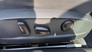 Grey Volkswagen Passat 2017 in Marijampole, with an engine capacity of 2.00 L and mileage of 262 thousand km for 9650 €, photo 10 on AUTOMOTO.COM.LV