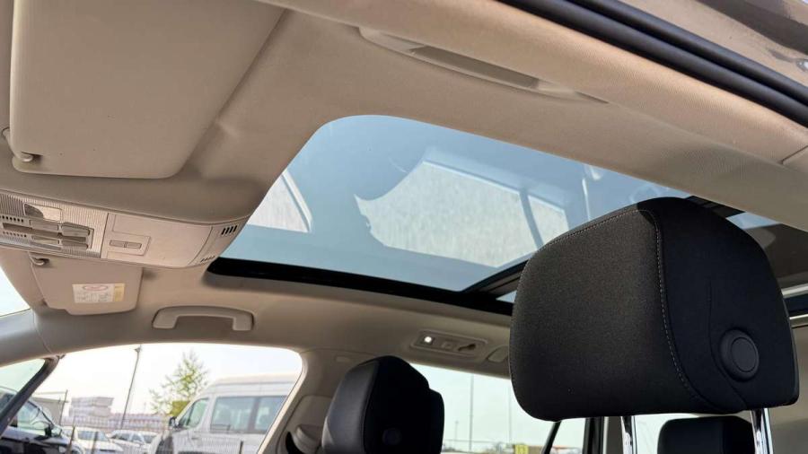 Grey Volkswagen Passat 2017 in Marijampole, with an engine capacity of 2.00 L and mileage of 262 thousand km for 9650 €, photo 29 on AUTOMOTO.COM.LV