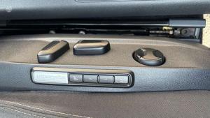 Grey Volkswagen Passat 2017 in Marijampole, with an engine capacity of 2.00 L and mileage of 262 thousand km for 9650 €, photo 39 on AUTOMOTO.COM.LV