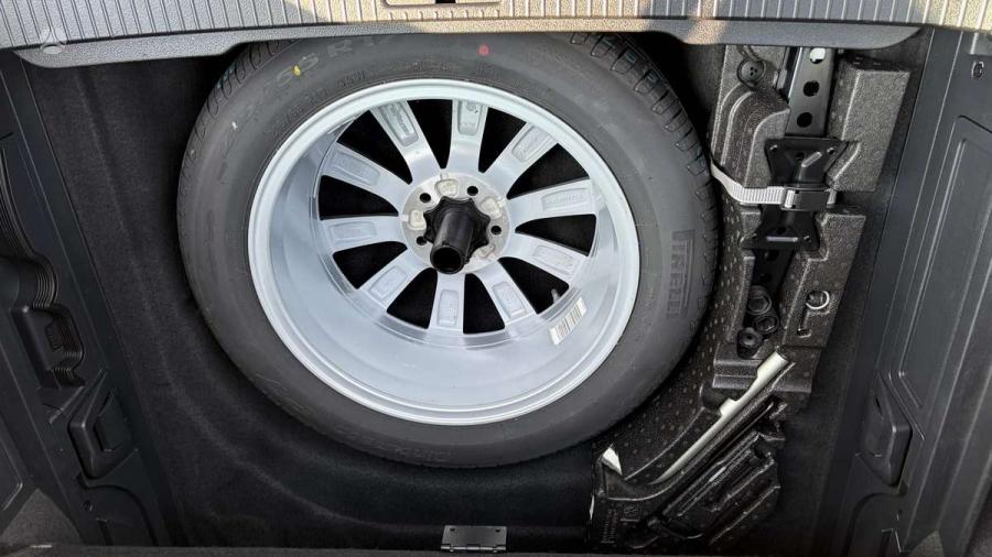 Grey Volkswagen Passat 2017 in Marijampole, with an engine capacity of 2.00 L and mileage of 262 thousand km for 9650 €, photo 45 on AUTOMOTO.COM.LV
