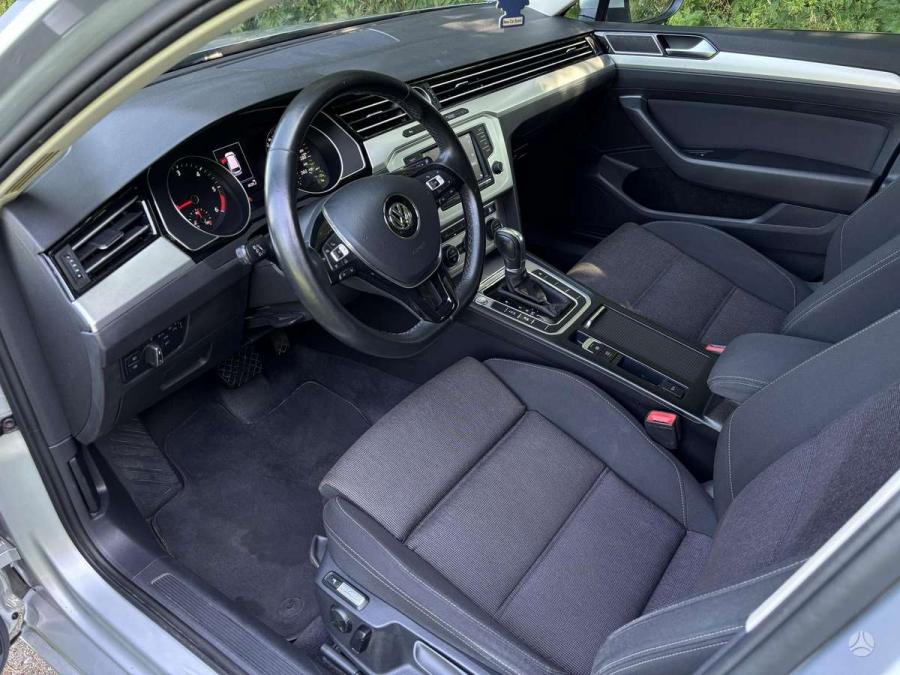Pelēks Volkswagen Passat 2017 Utena, ar dzinēja tilpumu 1.97 L un nobraukumu 202 tūkst. km par 9450 €, foto 18 vietnē AUTOMOTO.COM.LV