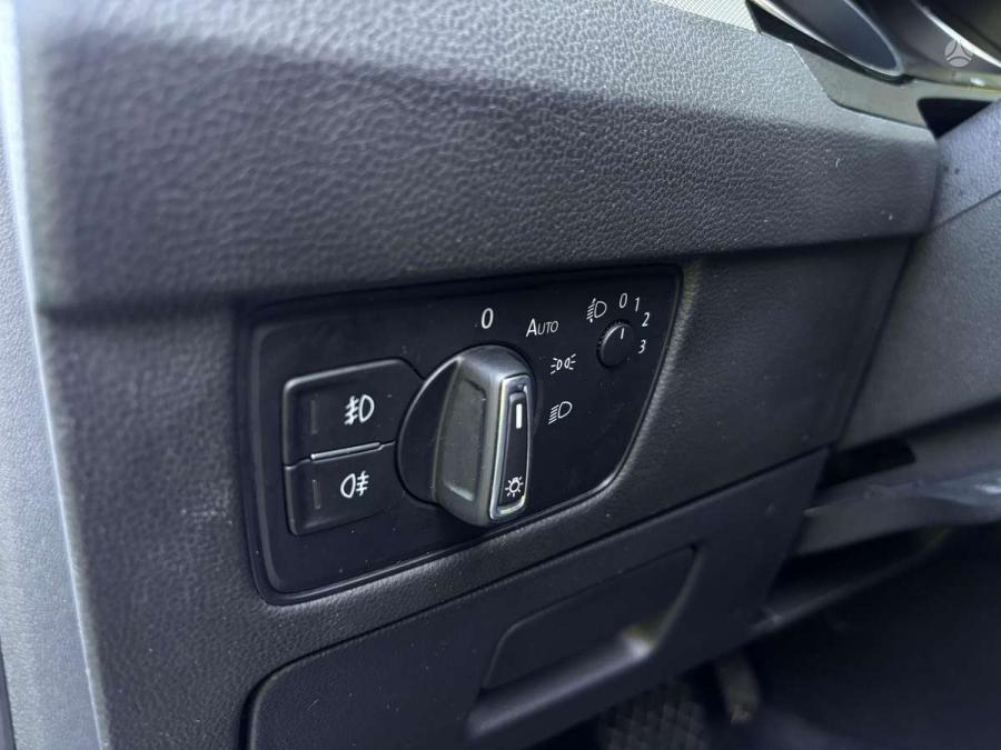 Pelēks Volkswagen Passat 2017 Utena, ar dzinēja tilpumu 1.97 L un nobraukumu 202 tūkst. km par 9450 €, foto 23 vietnē AUTOMOTO.COM.LV